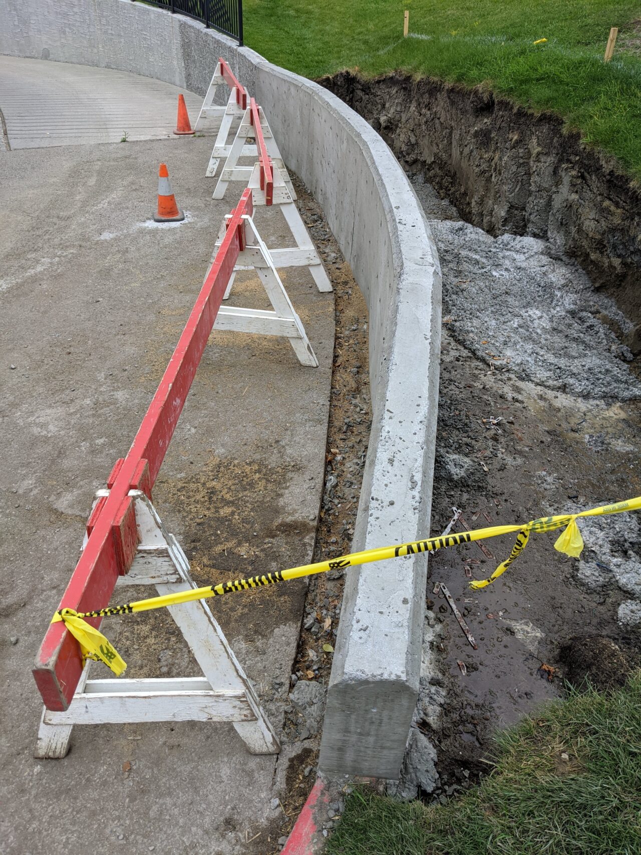 Concrete Retaining Walls Installation in Calgary, AB